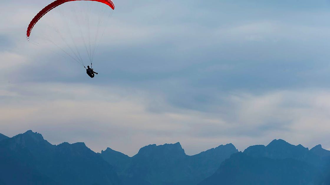Freizeitunfall: Tandem-Gleitschirm verhängt sich in Wolfenschiessen NW ...