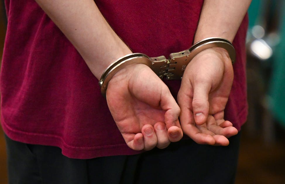 Im Kanton Waadt verhaftet: Französin muss nach elfjähriger Flucht fünf ...