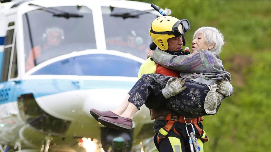 Danger «sans précédent»: Un typhon approche: des milliers de Japonais ...