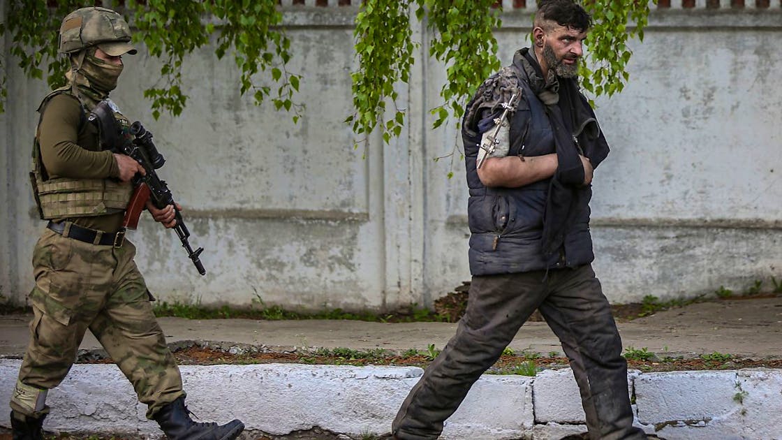 Ukraine: Kämpfer des Asow-Regiments appelliert an Uno und IKRK | blue News