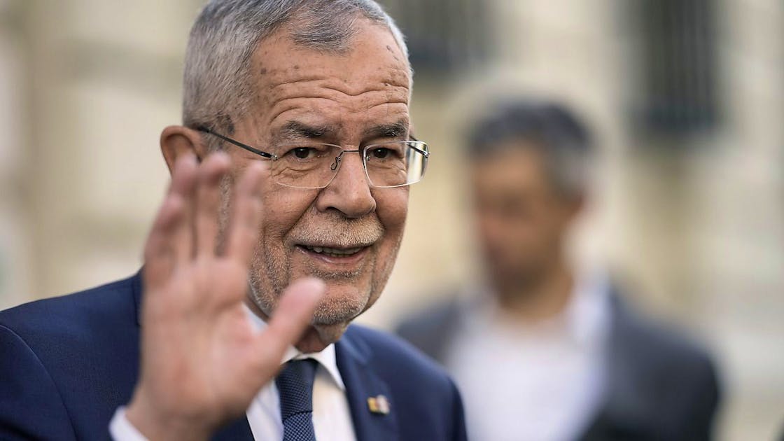Al primo turno. Alexander Van der Bellen rieletto presidente in Austria.