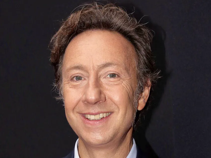 Brocardé: Stéphane Bern répond aux critiques sur son téléfilm | blue News