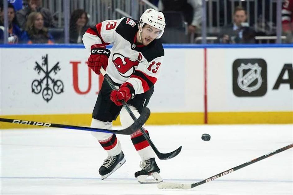 NHL: Nico Hischier e Janis Moser in gol | blue News