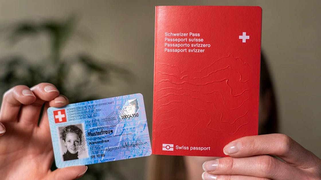 Öffentlicher Dienst: Schweizer Pass im neuen Design ab sofort ...