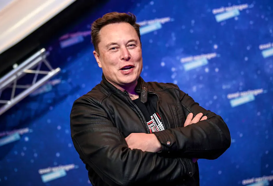 Social: Twitter, Musk assume un hacker | blue News