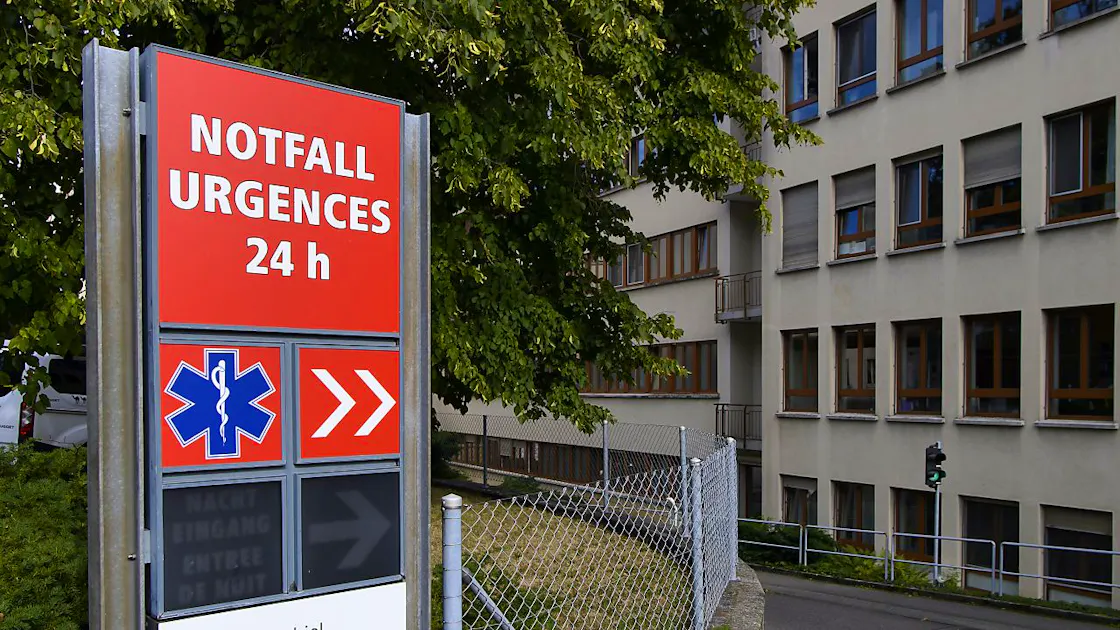Bern: Betrunkener Mann setzt Matratze im Spital Biel in Brand | blue News
