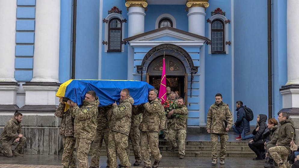 Ucraina: Kiev: 10-13.000 soldati ucraini morti da inizio guerra | blue News