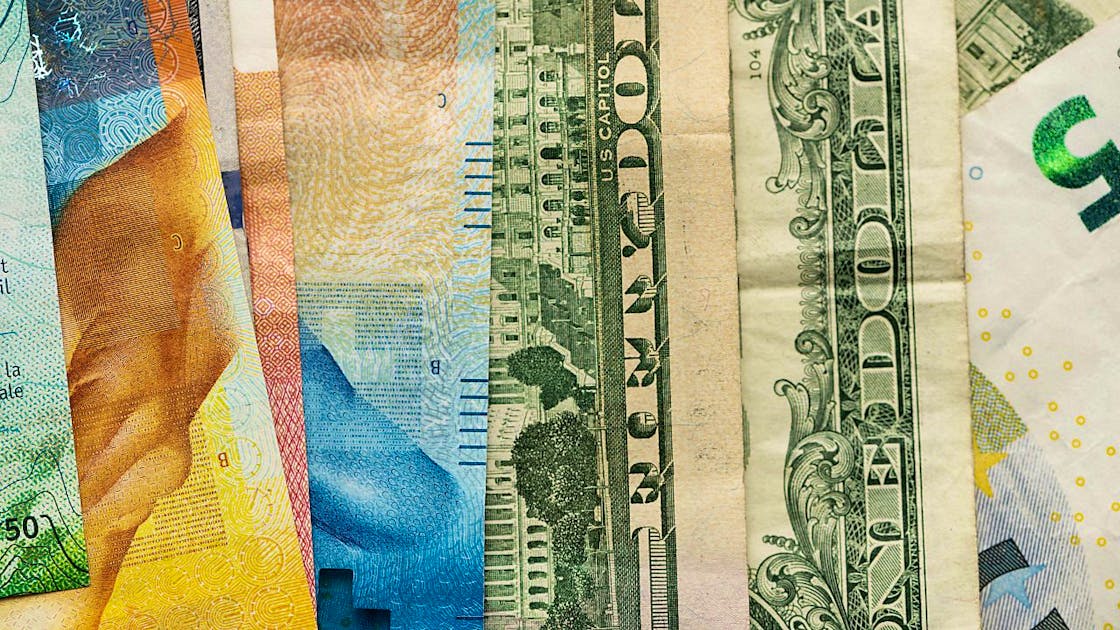 Cambio: Franco ai massimi da un anno e mezzo sul dollaro | blue News