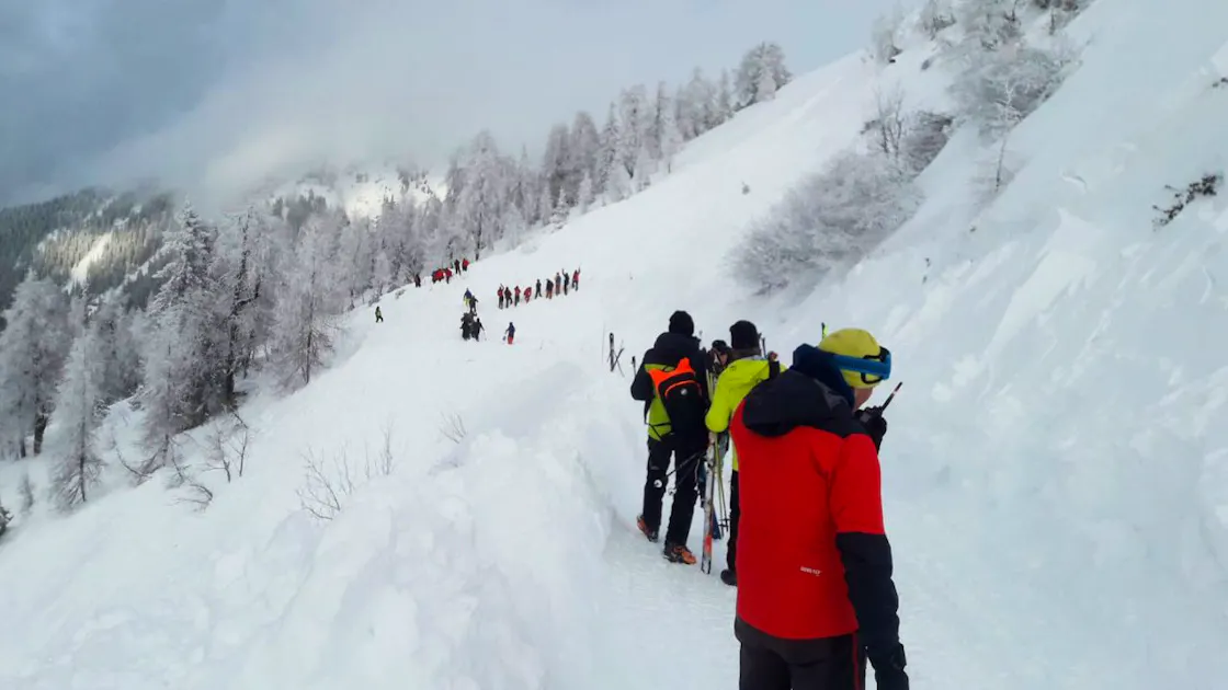 Maltempo: Le valanghe causano cinque morti nell'ovest dell'Austria ...