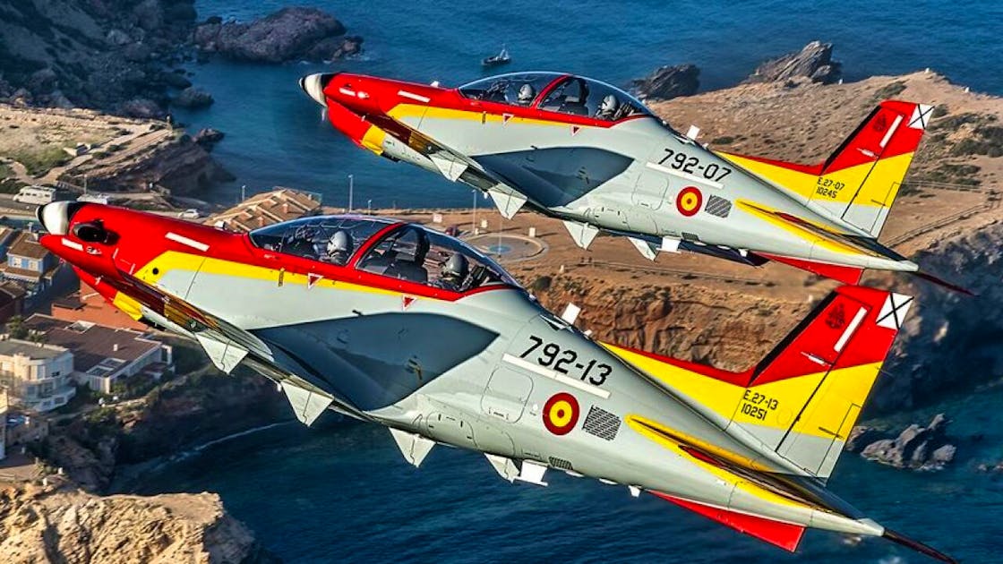 Aviazione: Pilatus fornirà altri 16 aerei PC-21 alla Spagna | blue News