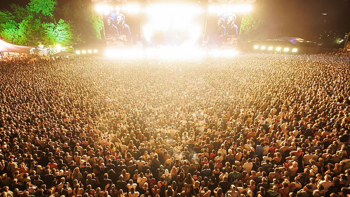 Une incroyable fidélité: 200’000 billets vendus en 41 minutes! Le Paléo ...