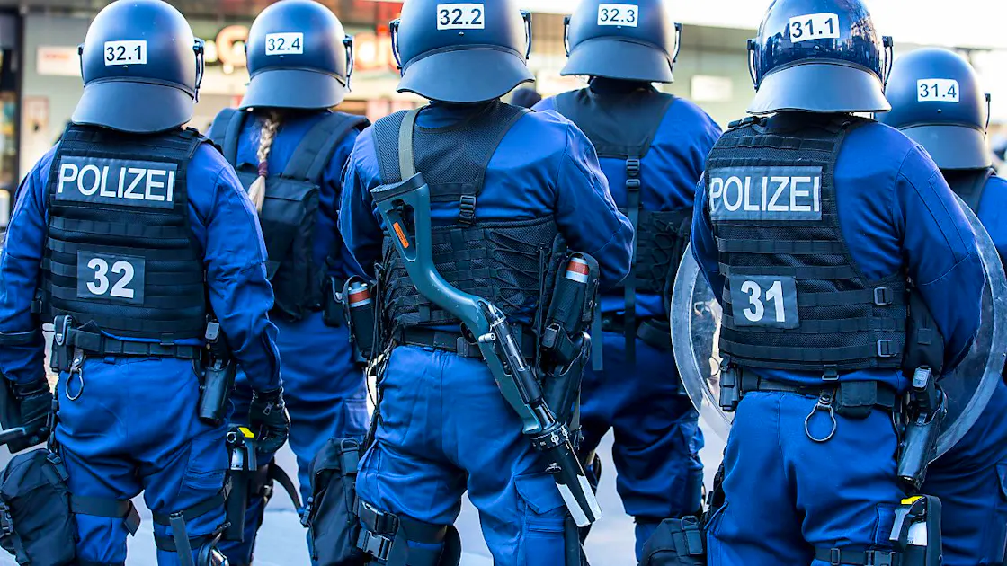 Kriminalität: Zuger Polizei stoppt Eishockey-Fans mit Reizstoff | blue News