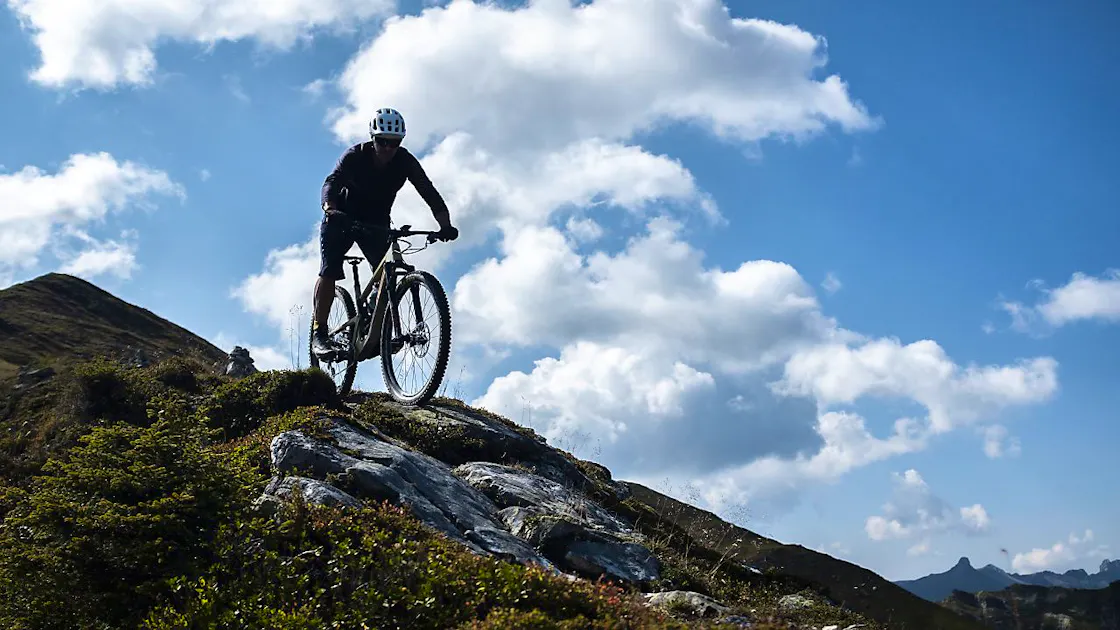 48-year-old Swiss man dies while mountain biking | blue News