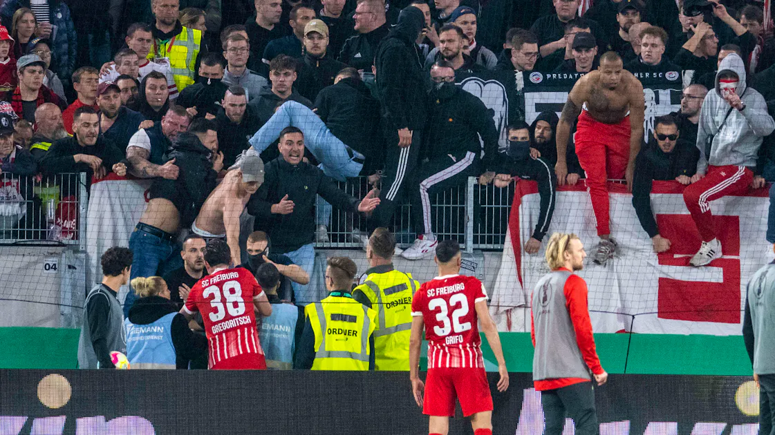 Freiburgs Fans wüten im DFB-Pokal | blue News