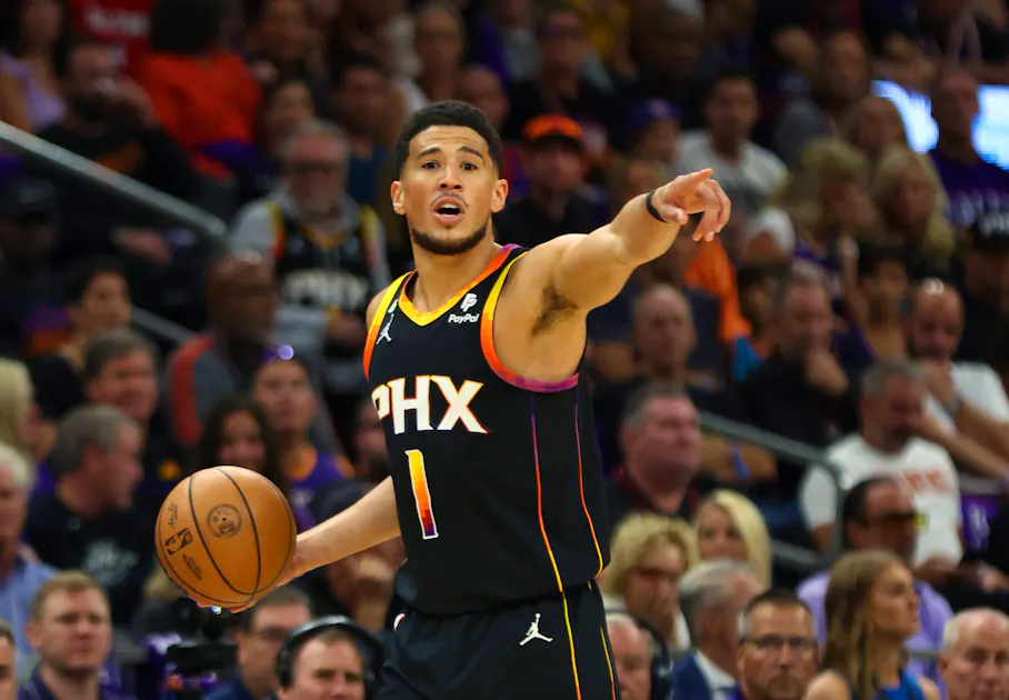 NBA: Phoenix reste en vie, 47 points pour Devin Booker | blue News