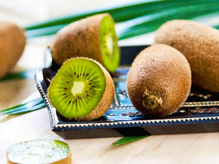 Il consiglio: Bisogna sbucciare la frutta e la verdura prima di ...
