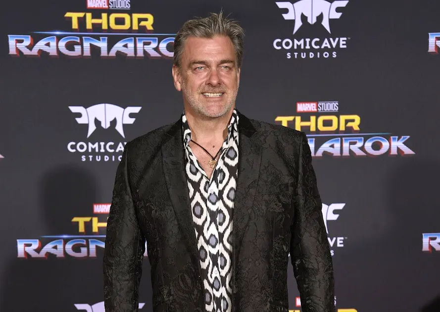 Star della Marvel: Ray Stevenson muore durante le riprese di un film in ...
