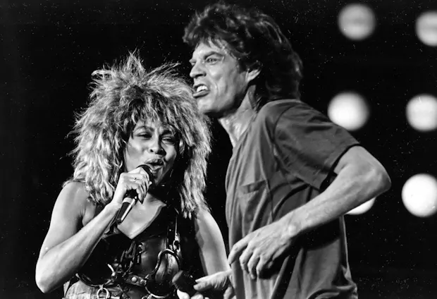 Addio a Tina Turner, la cantante rock è morta a 83 anni | blue News