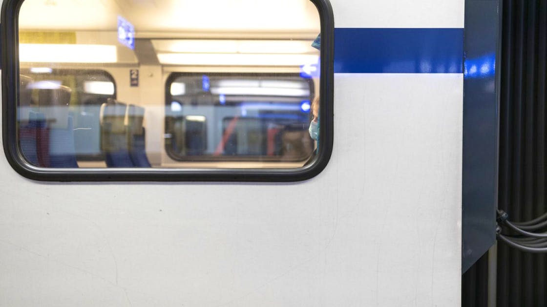 Bahnunfall: Zug kollidiert bei Birmensdorf ZH mit Auto | blue News