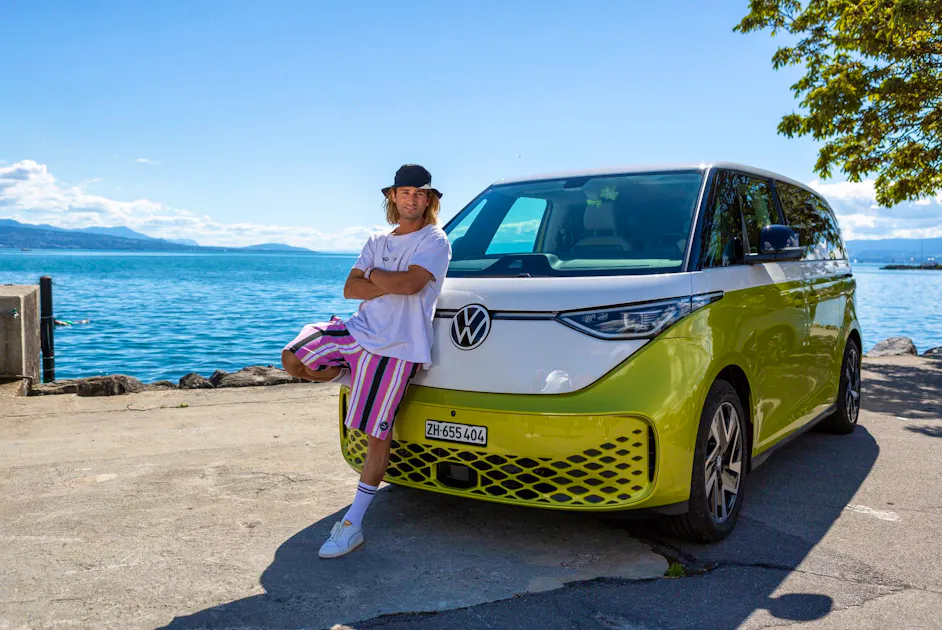 Sponsored Content: Pat Burgener und Martina Bisaz sind VW Bus-Nomaden ...