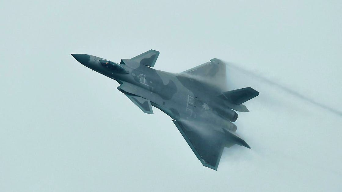 A Taiwan maxi incursione di 37 aerei militari cinesi | blue News