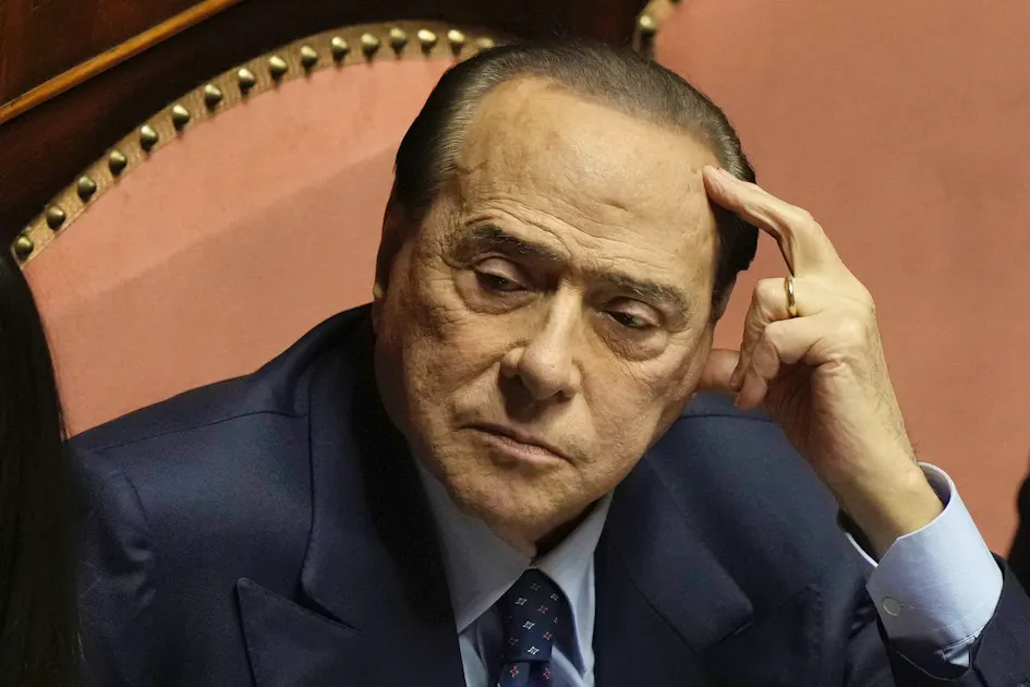 Berlusconis letzter Skandal ist noch gar nicht so lang her | blue News