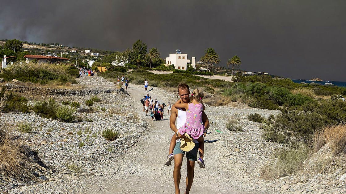 Grecia: Incendi a Rodi, 30.000 persone in salvo, di cui 2mila in nave ...