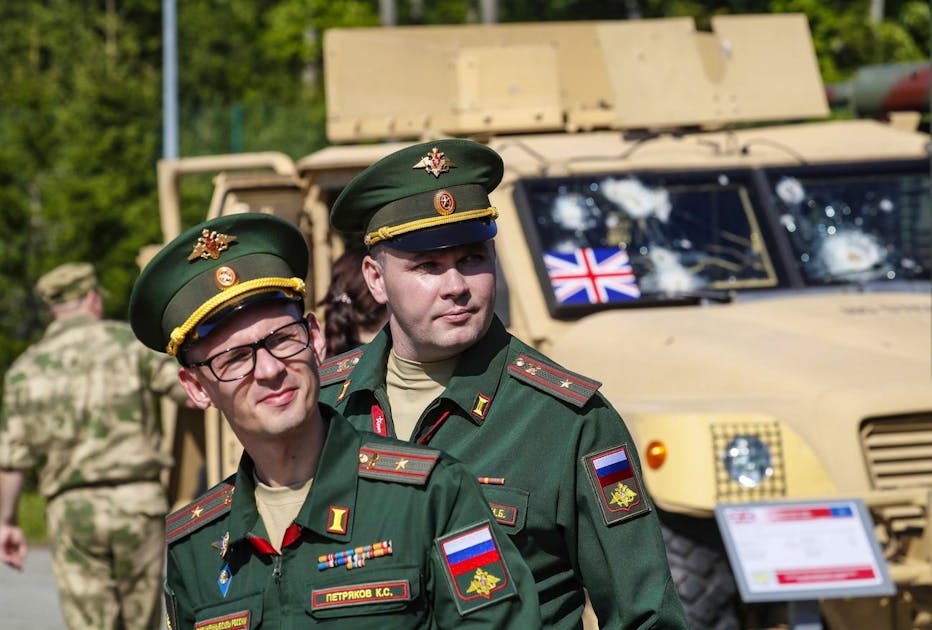 Army-2023: La Russia presenta le armi saccheggiate all'Occidente a una ...