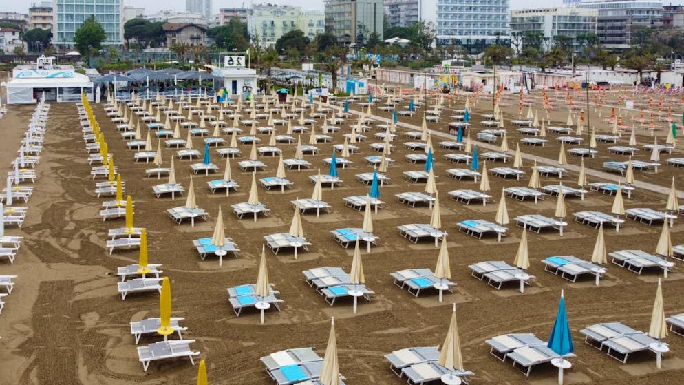 Posti meme sui social per il mare sporco? Gli albergatori di Rimini ti ...