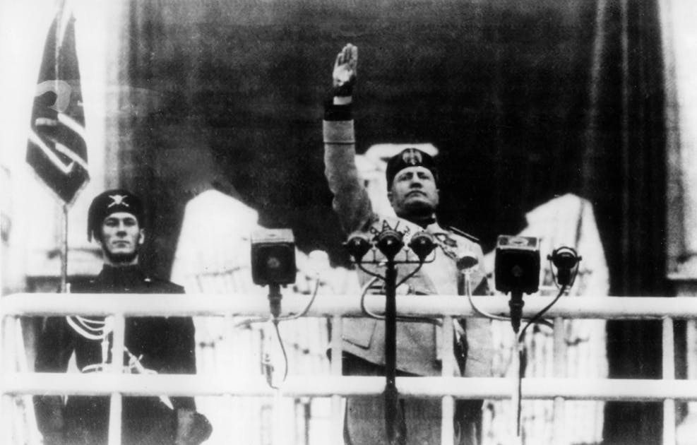 Mussolini 85 anni fa proclamò a Trieste le leggi razziali | blue News