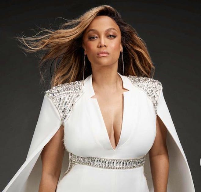 Zählt zu den Plus-Size-Models: Plus-Size-Model Tyra Banks schleckt ...