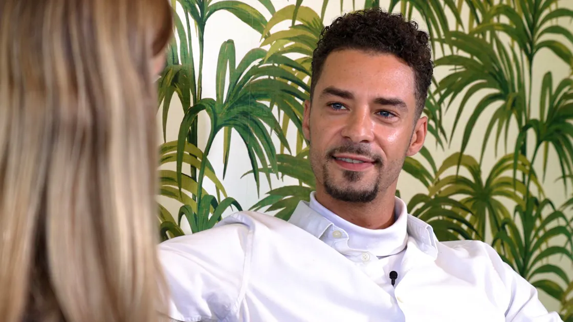 Bachelor Fabrizio Behrens: Beim Frauen-Verwöhnen übertreibt er es ...