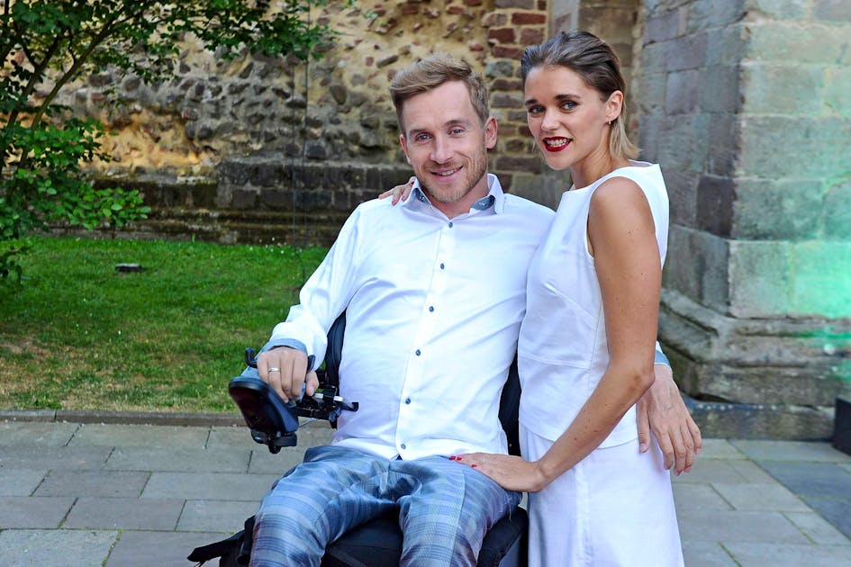 Romeo Casper is here: Baby joy for actor Samuel Koch | blue News