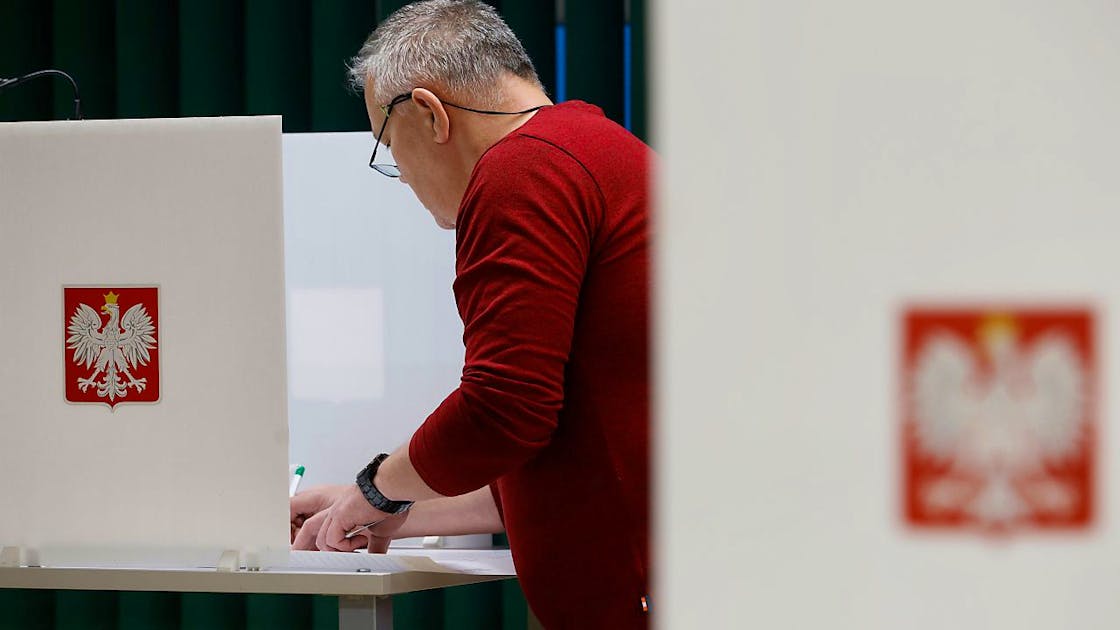 Politik: Parlamentswahl in Polen – hohe Beteiligung bis zum Mittag | blue News