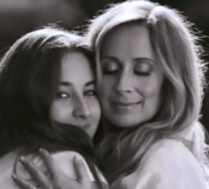 Lara Fabian: son émouvant message à sa fille pour ses 16 ans | blue News