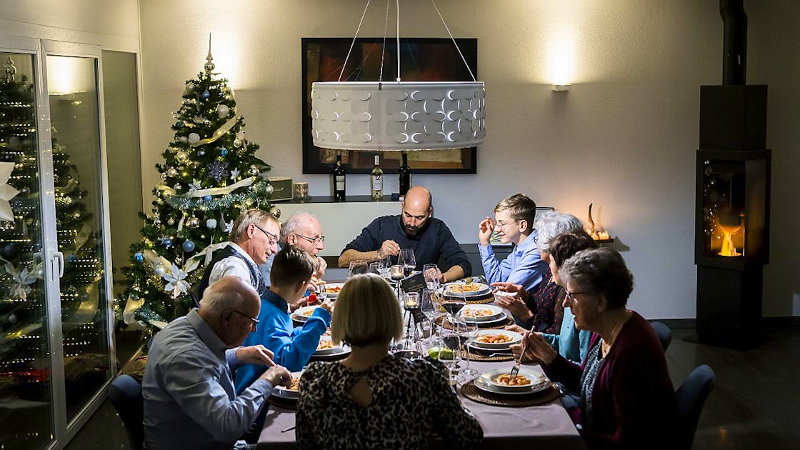 A Natale si compera troppo cibo, tre svizzeri su quattro ne buttano via ...