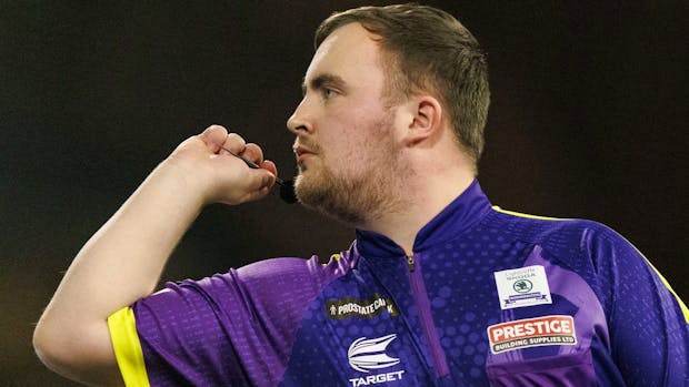 Luke Littler, «The Nuke»: Il 16enne fenomeno che festeggia col kebab ...