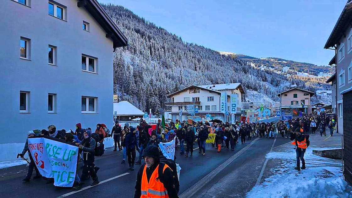 WEF 2024: 350 Demonstrierende fordern Klimagerechtigkeit am WEF | blue News