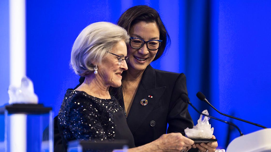 WEF 2024: WEF zeichnet internationale Künstler als «Brückenbauer» aus ...