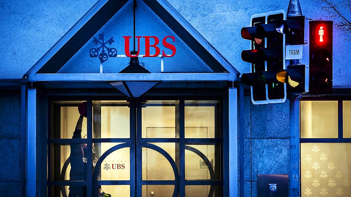 Banken: UBS hat im vierten Quartal über 4000 Arbeitsplätze abgebaut ...