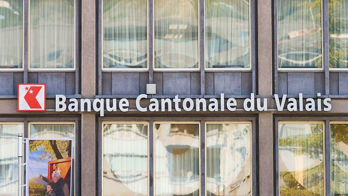 Hausse des taux d'intérêts: La Banque cantonale du Valais signe un ...