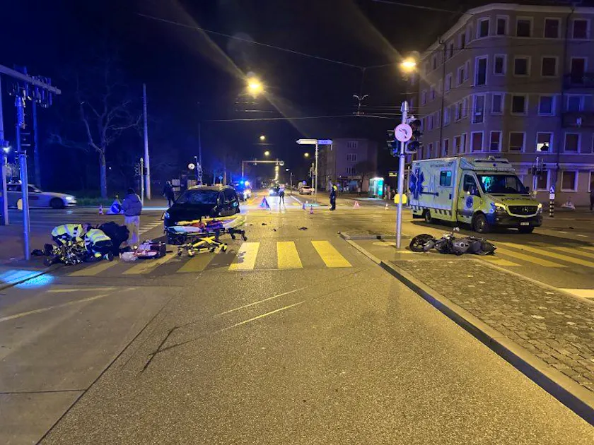 Schwerer Unfall in Basel: 64-Jähriger Lenker schleudert 16-Jährigen vom ...