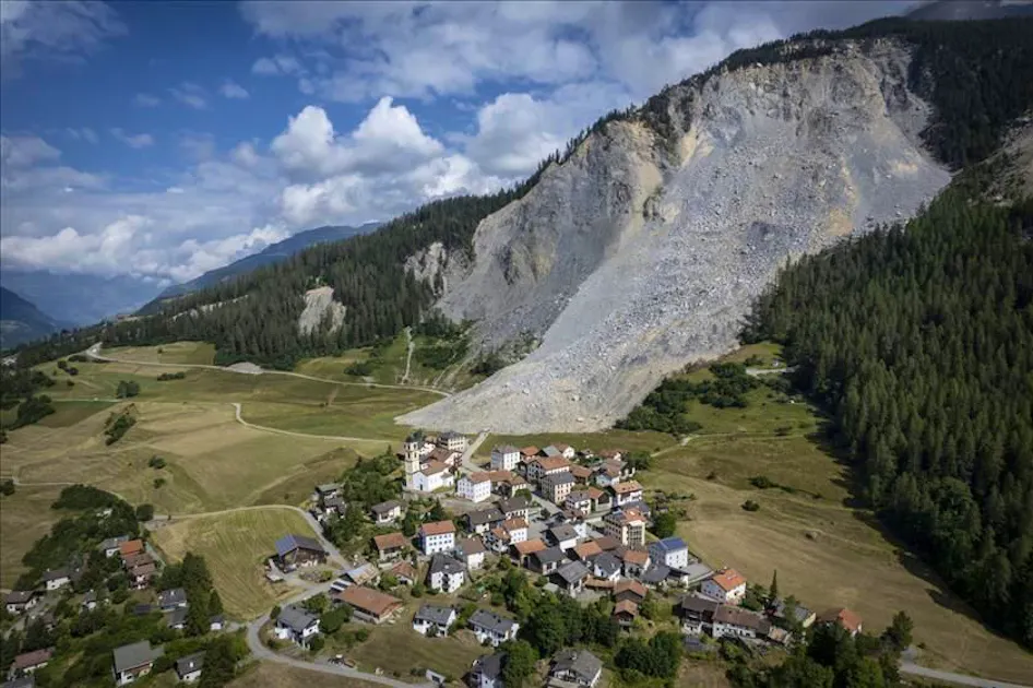 È iniziata la costruzione del cunicolo di drenaggio a Brienz | blue News