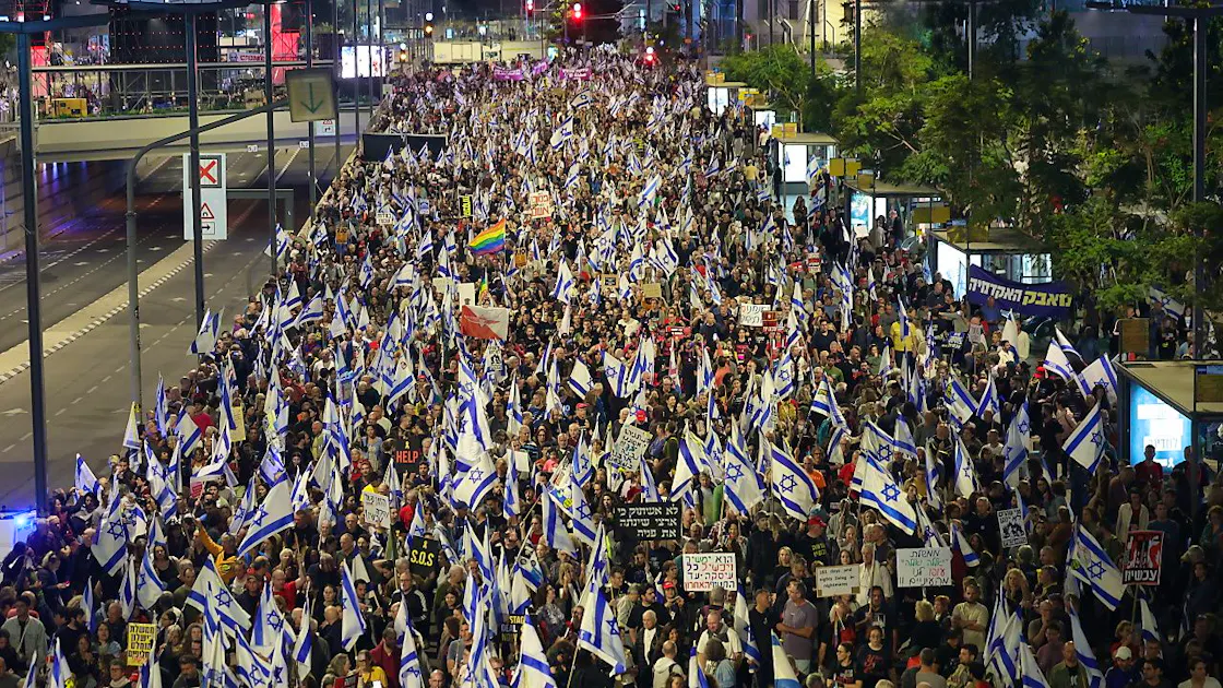 Circa 100'000 in piazza a Tel Aviv per le elezioni e gli ostaggi | blue ...