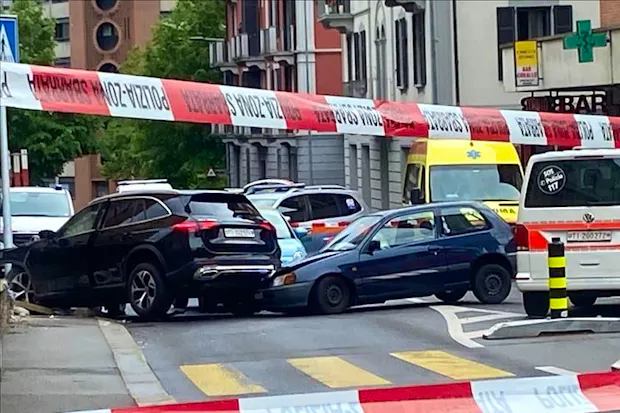 Un'auto travolge una donna sul marciapiede in via Besso a Lugano, è ...
