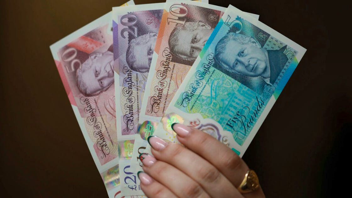 Le prime banconote con effige di Carlo III entrano in circolazione ...