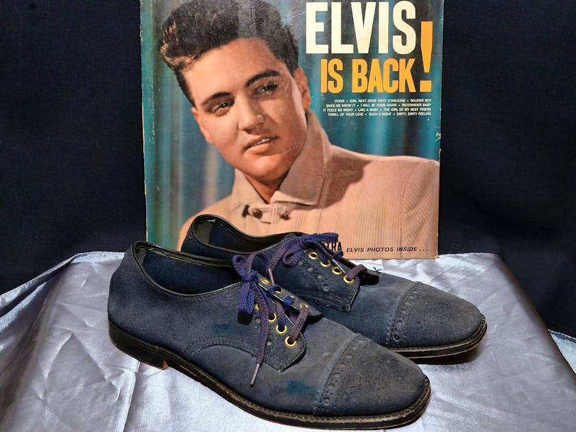 "Blue Suede Shoes" by Elvis auctioned off for over 135,000 francs ...