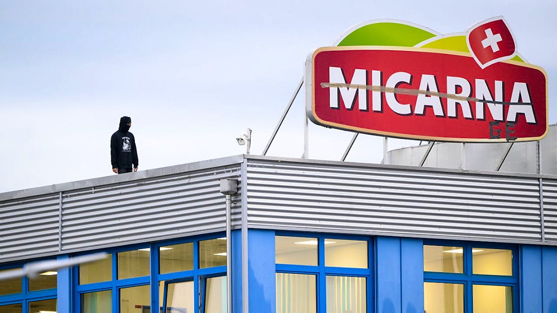 Sgomberato il mattatoio di Micarna dai militanti a Courtepin | blue News