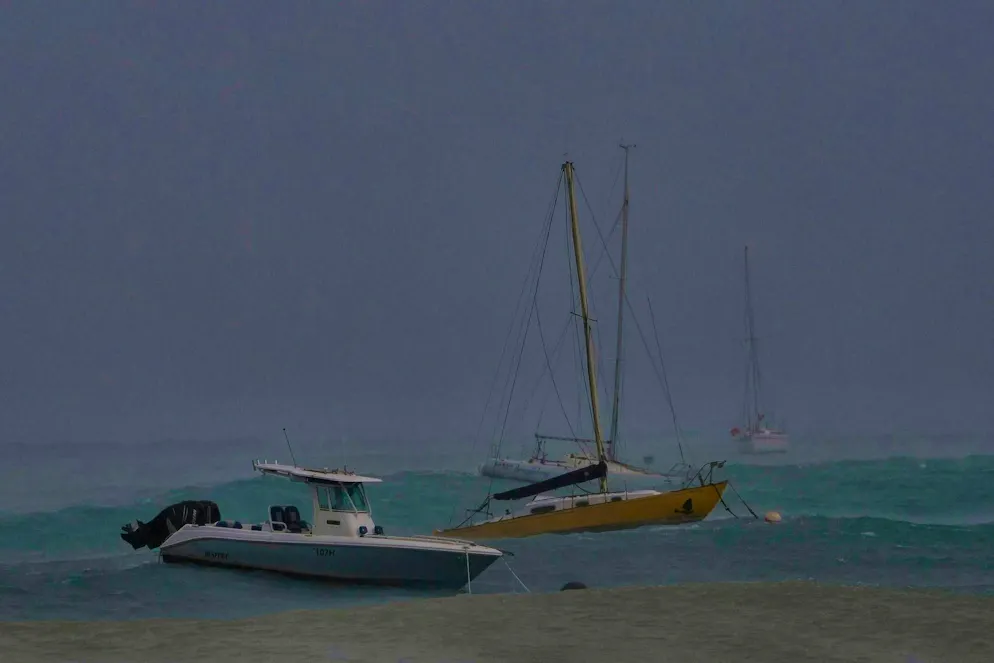 "Beryl" makes landfall in the Caribbean as a category 4 hurricane ...