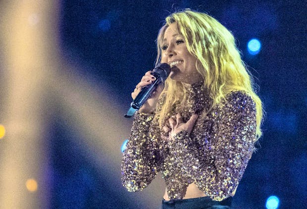 Goodbye pop songs?: Helene Fischer would love to sing with Metallica ...